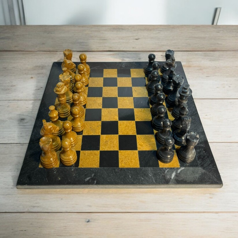 Handmade Luxurious Chess Set 30x30 – Black and Brown Elegance