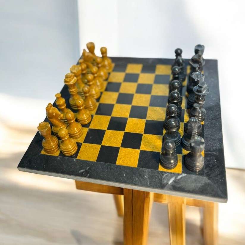 Handmade Luxurious Chess Set 30x30 – Black and Brown Elegance
